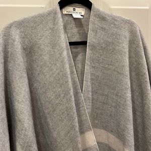 Madison | Sweaters | Madison 88 One Size Fits All Kimino Wrap Shaw ...